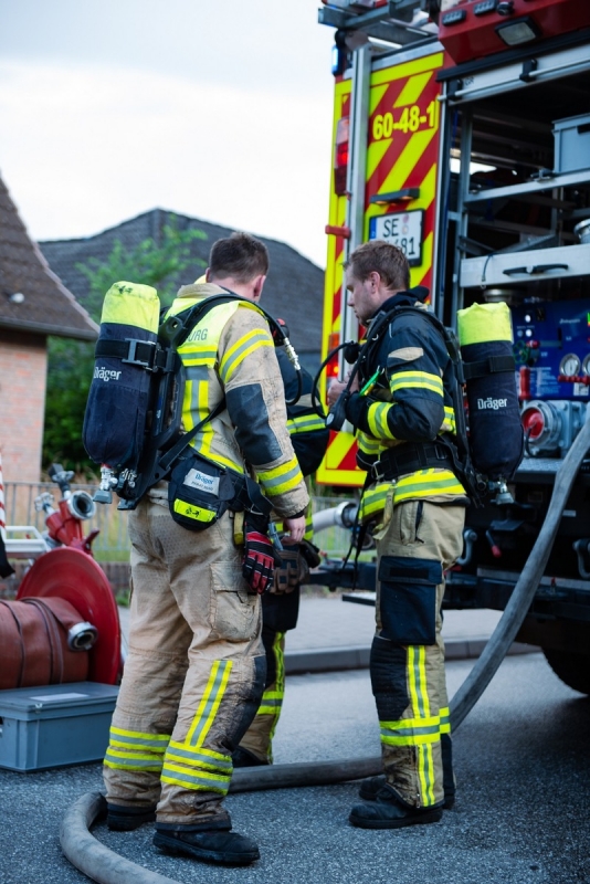 Dachstuhlbrand eines in Bau befindlichen Mehrfamilienhauses [ Einsatzbericht / Henstedt Ulzburg ]