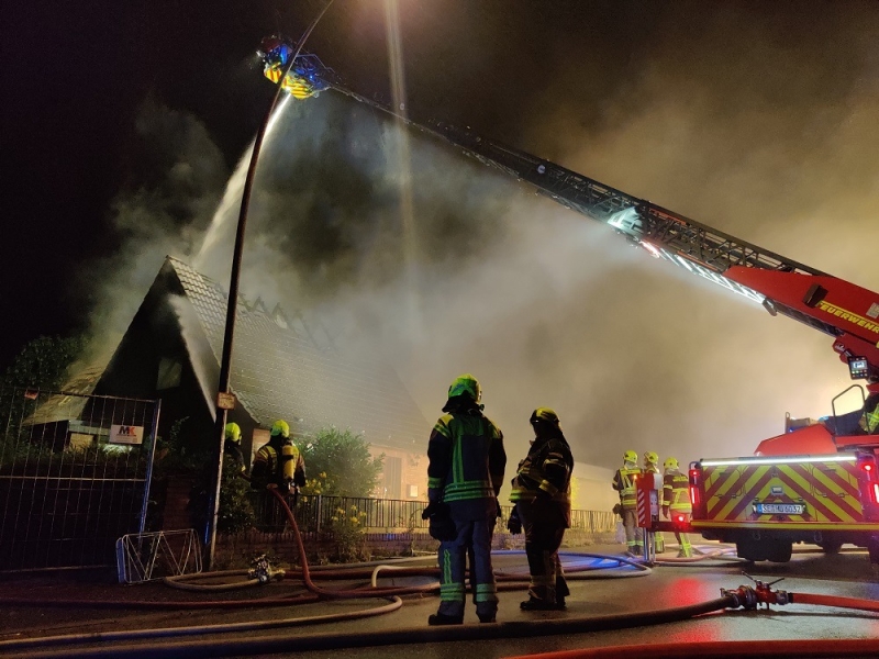 Dachstuhlbrand eines Abbruchhauses [ Einsatzbericht / Henstedt Ulzburg ]