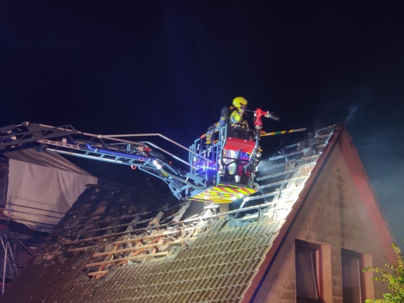 Dachstuhlbrand eines Abbruchhauses [ Einsatzbericht / Henstedt Ulzburg ]