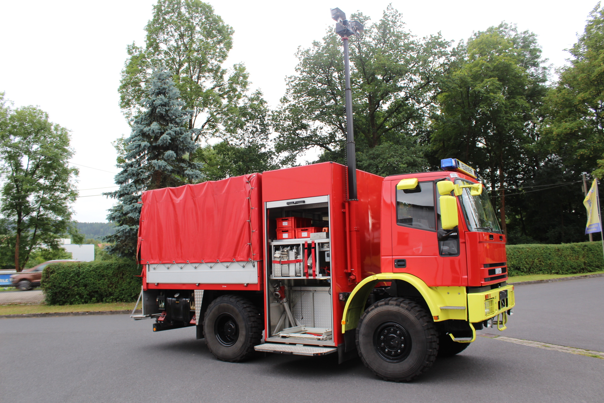 Gerätewagen Logistik (SW 2000) IVECO Allrad Baujahr 2002
