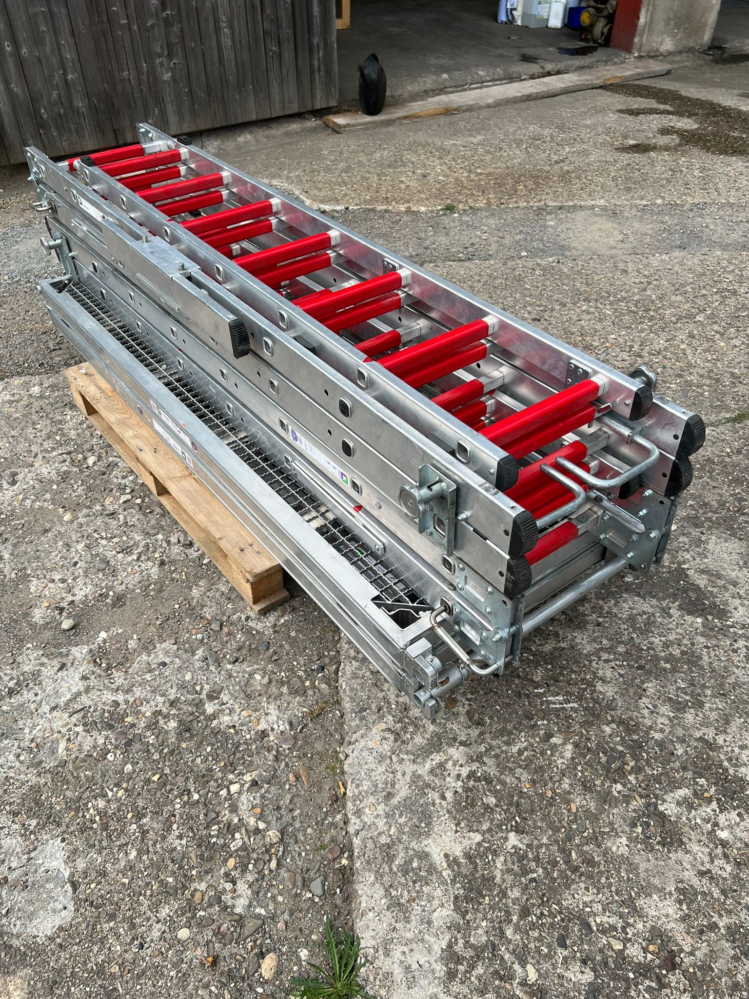 Multifunktionsleitern inkl Rettungs-/Arbeitsplattform