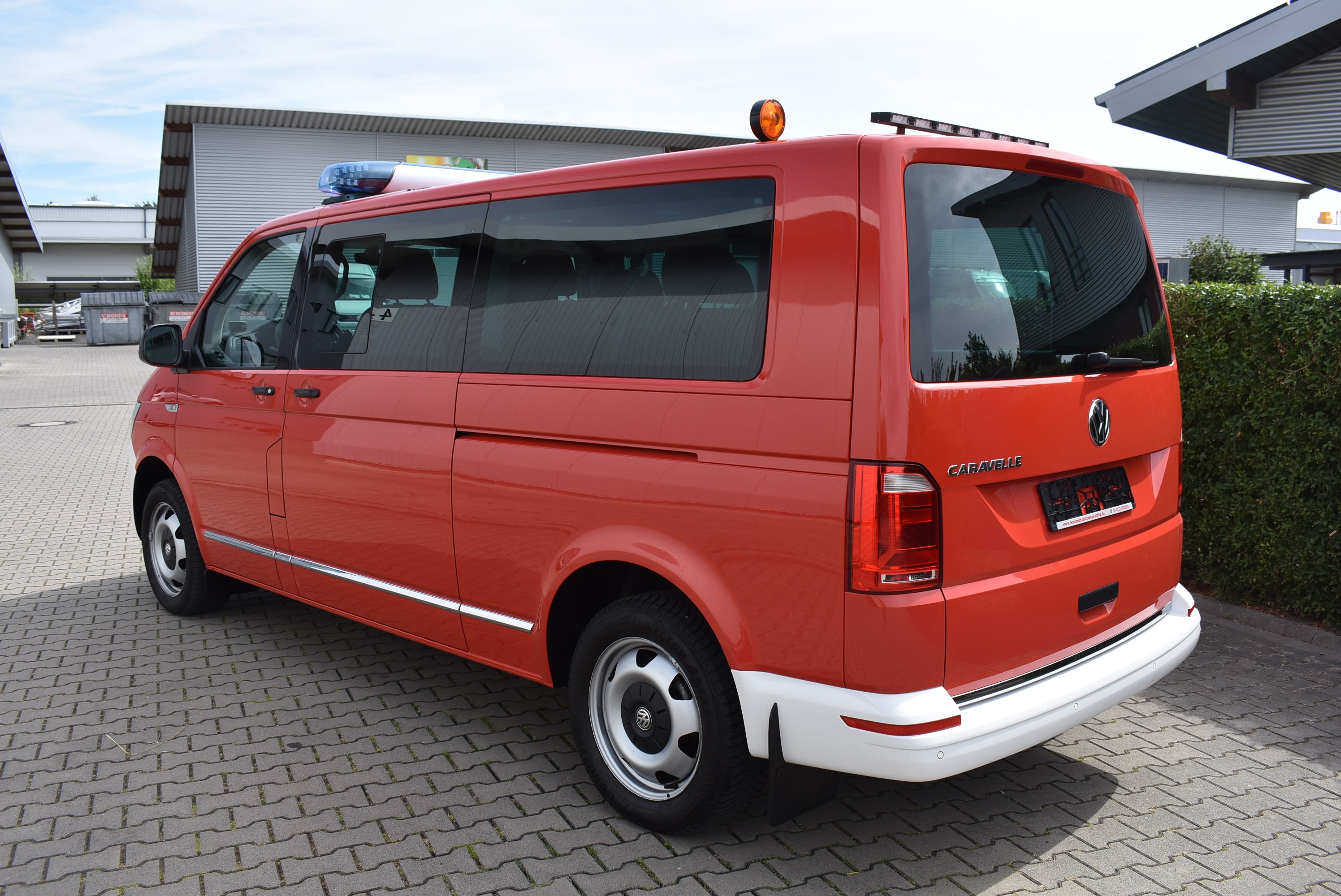Volkswagen T6 2.0 TDI Transporter Caravelle Lang Automatik Feuerwehr KdoW / MTW 8-Sitzer
